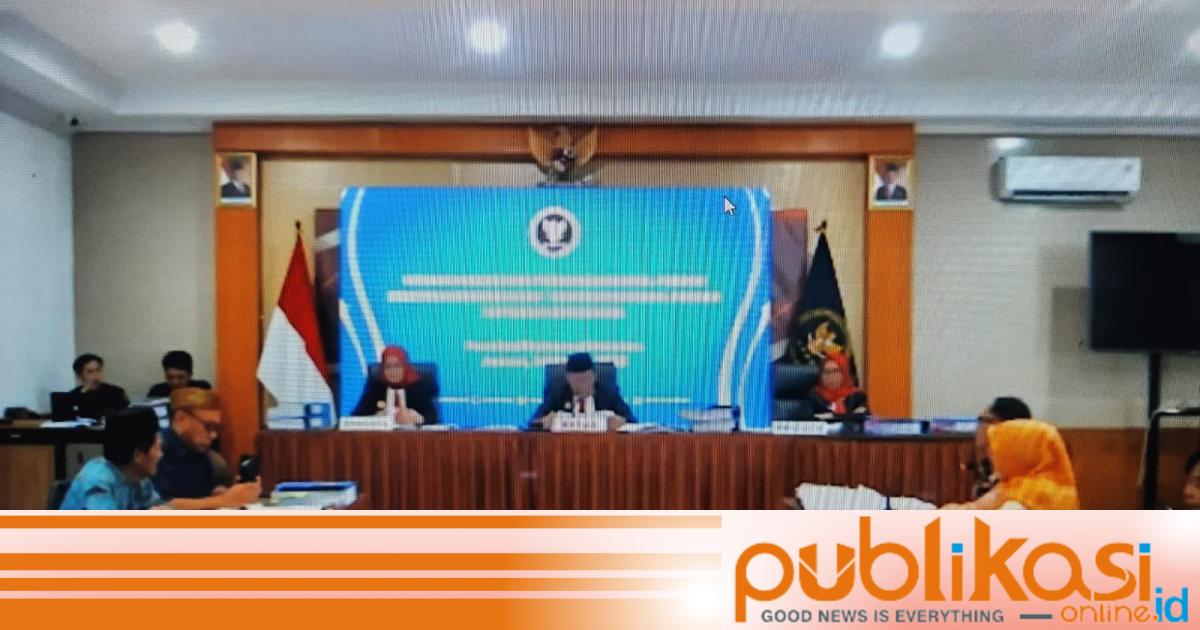Majelis Hakim Cecar Theofilus Lias Limongan Soal Data 801 Pemilih di ...