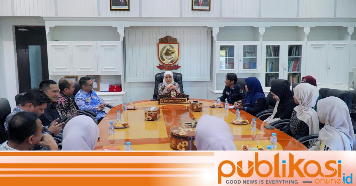 Aliyah Mustika Ilham Apresiasi Gagasan Mahasiswa Unhas Lewat Kopma Fair ...